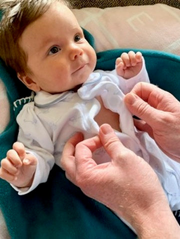 Benefits of Magnetic Fasteners for Baby Onesies | UK